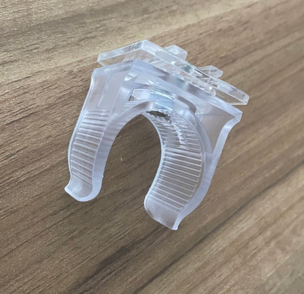 Balloon Clips with The Arches to Attach the Balloon Garland – Backdrop2go